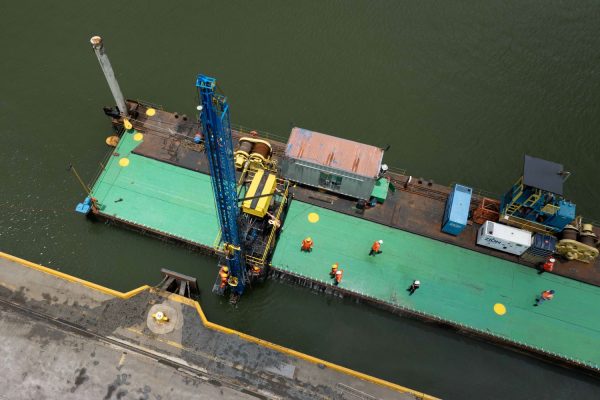 Brasil: Avanzan trabajos para demoler roca en Porto de São Francisco do ...