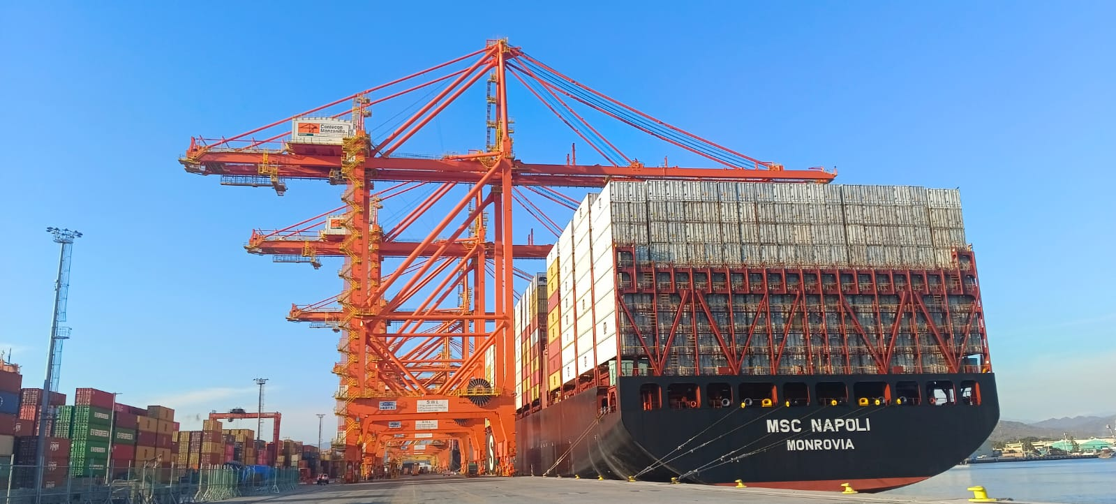 México: Contecon Manzanillo establece nuevo récord en movimiento de ...