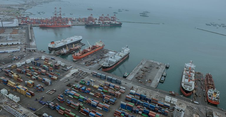 Perú: Terminales portuarios del Callao anuncian inversiones para ...