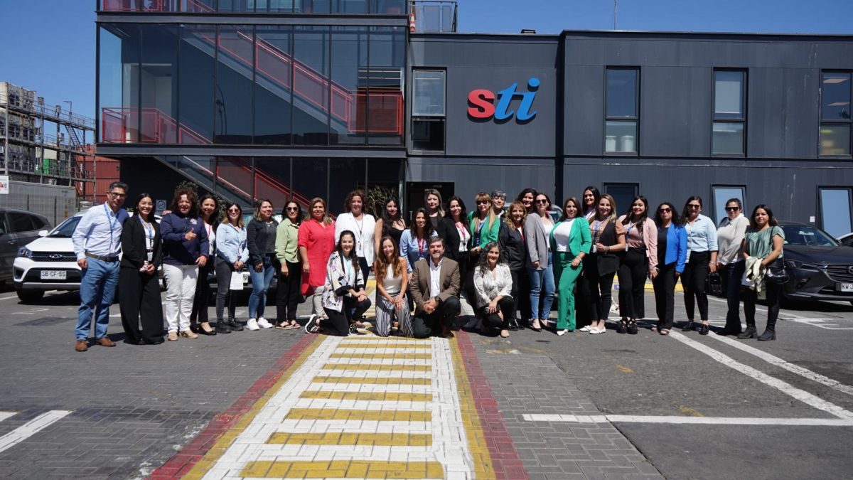 Trabajadoras de STI organizan primer encuentro de mujeres para analizar ...