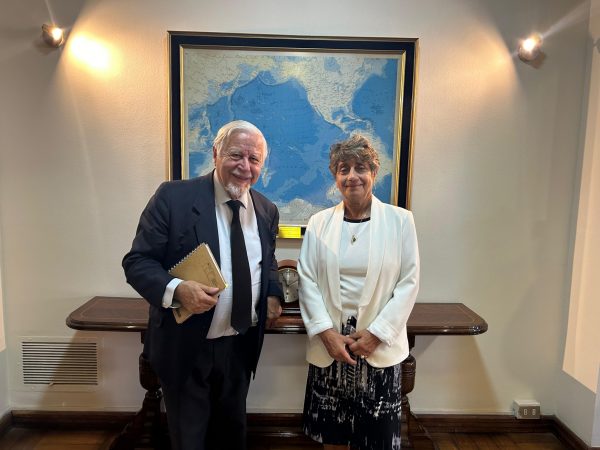 Autoridades discuten desarrollo de un puerto en la Región del Maule ...