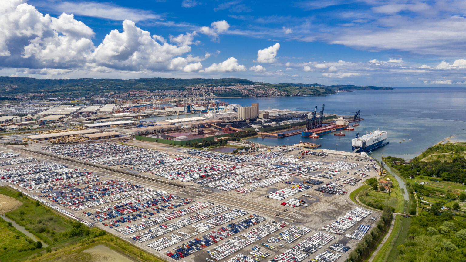 Eslovenia: Puerto de Koper logra récord de rendimiento de contenedores ...