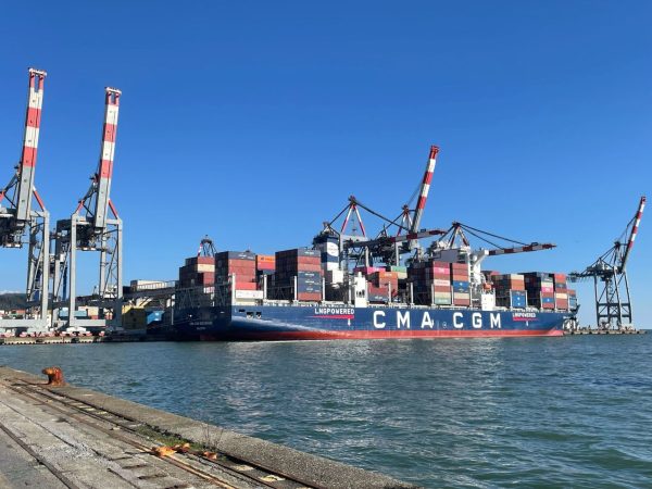 Italia: La Spezia Container Terminal recibe al primer buque de CMA CGM ...