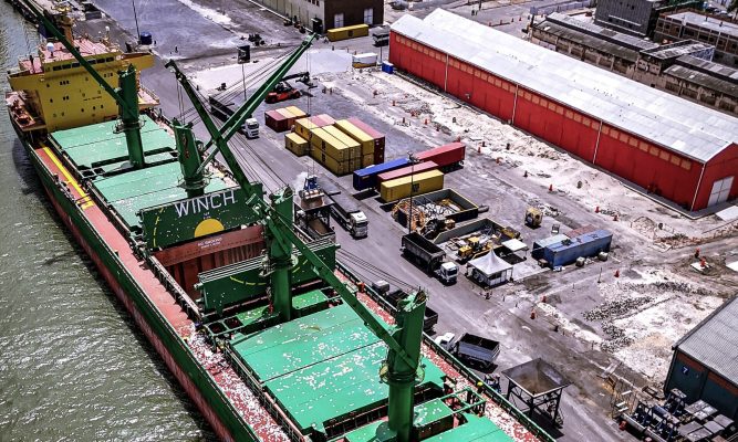 Porto de Cabedelo movimenta mais de 172 mil toneladas em março ...