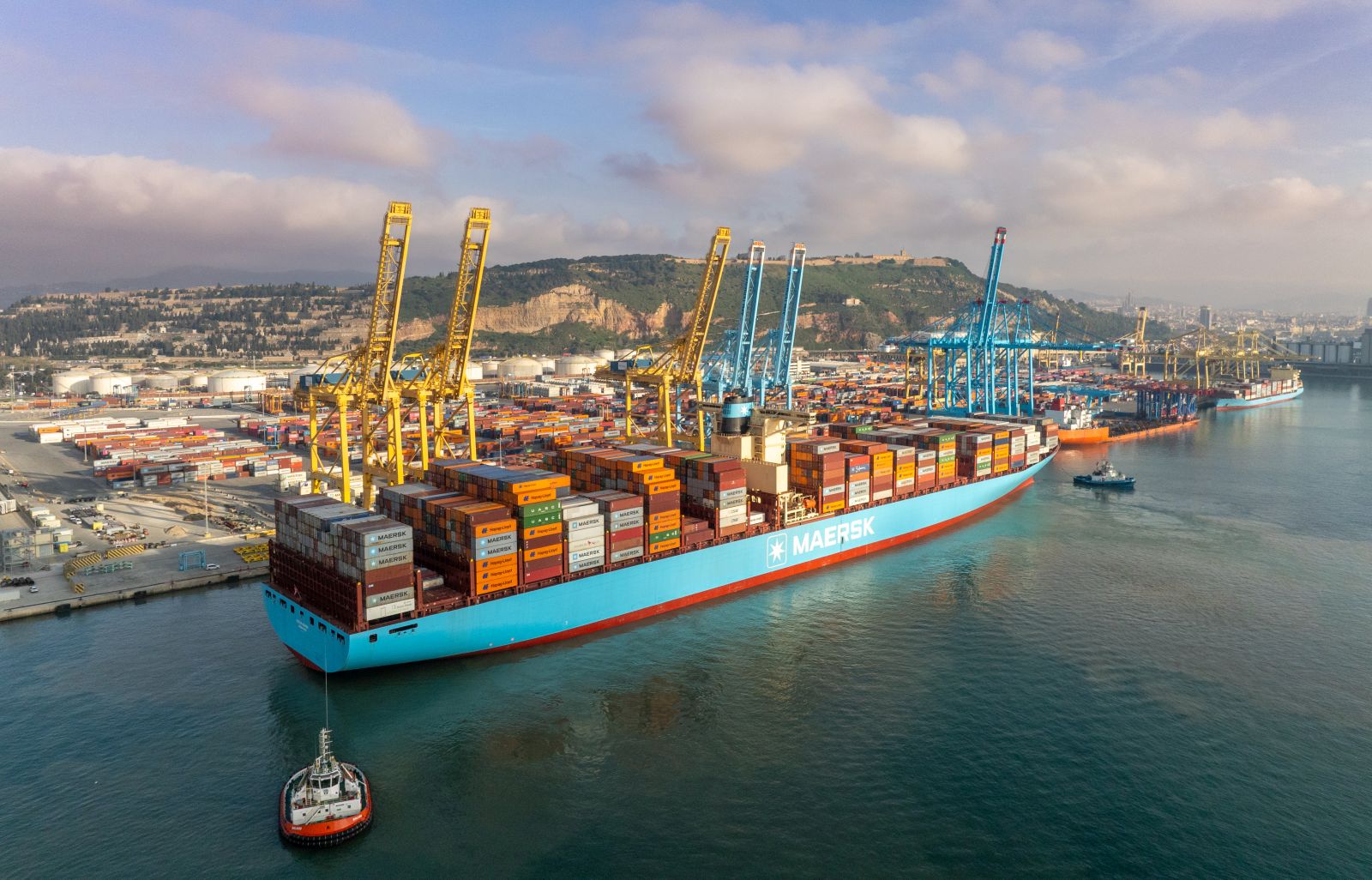 Evelyn Maersk concreta escala histórica en APM Terminals Valencia y APM ...