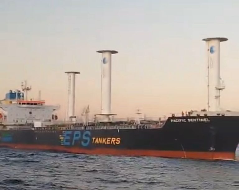 Llega a Quintero nave de Eastern Pacific Shipping equipada con velas de ...