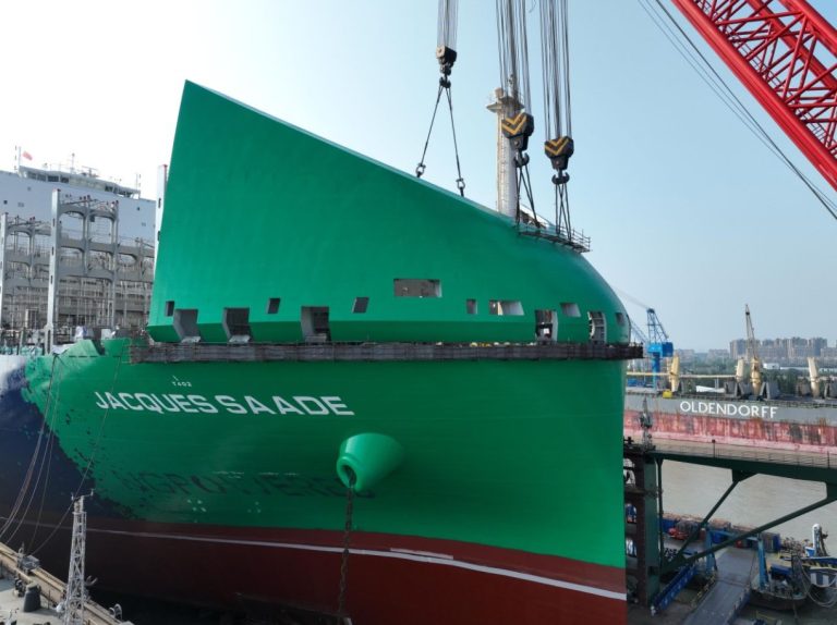 CMA CGM Jacques Saade es equipado con parabrisas de proa - PortalPortuario