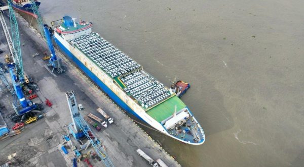 Colombia: Puerto de Barranquilla atiende buque Ro-Ro con cargamento de ...