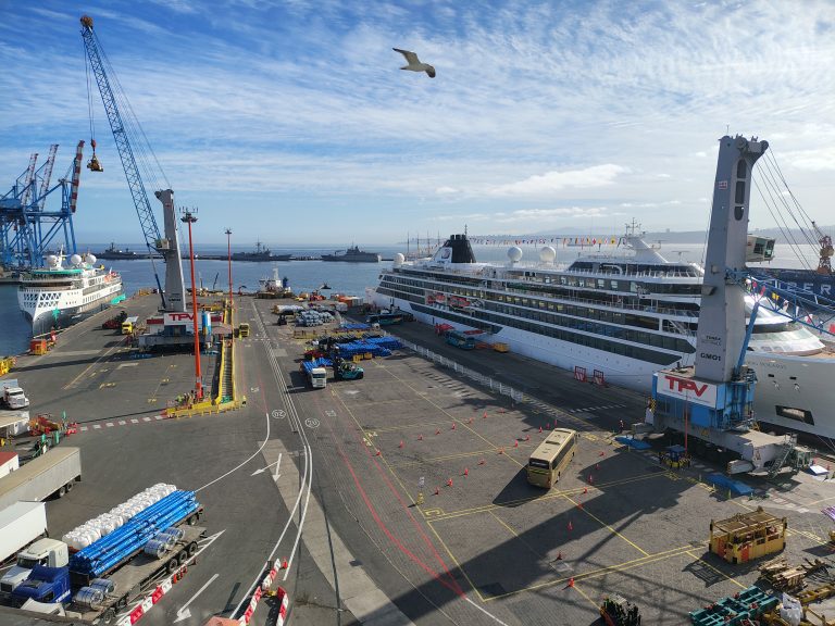 Recalada doble de cruceros al Puerto de Valparaíso temporada 2025 2026 ...