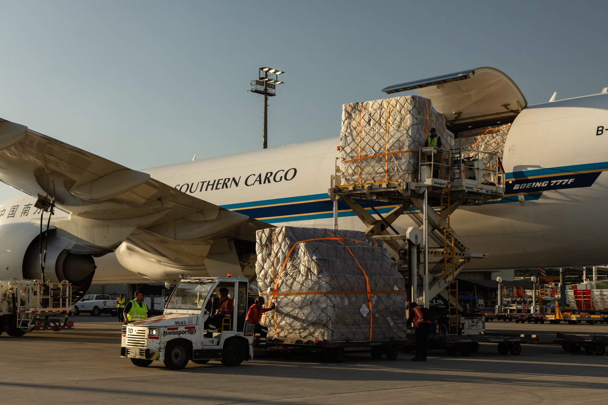 China Southern Cargo comienza a operar en el Terminal de Carga del ...