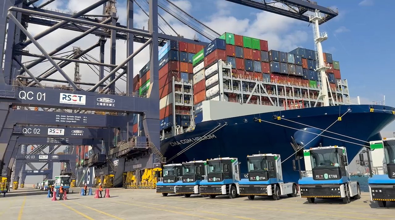 Red Sea Container Terminals Sokhna recibe por primera vez a un ...